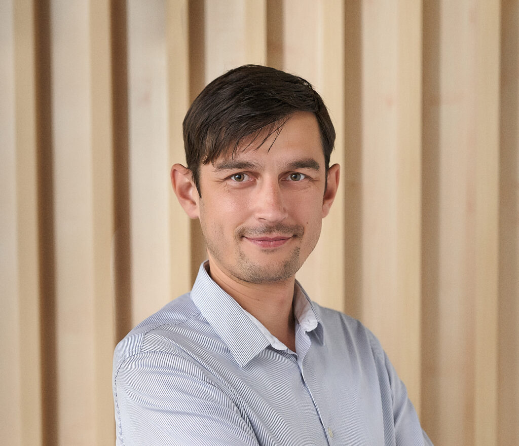Career | Soitron EN
